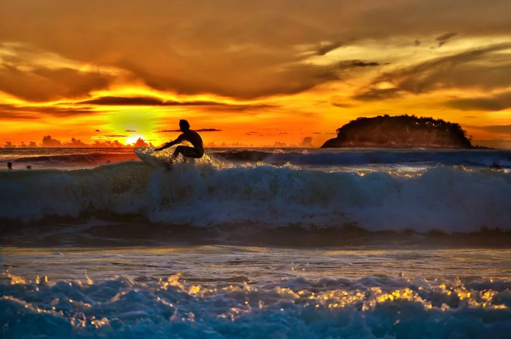 What Are Square Waves? And Are They Dangerous for Surfers? | Surf and ...